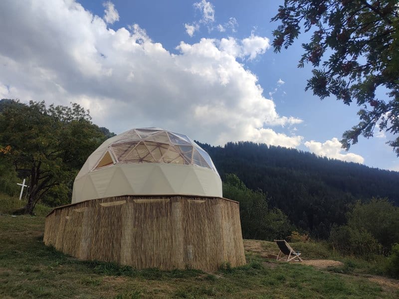 Un hébergement insolite pour une nuit dans un Dôme en Rhône-Alpes