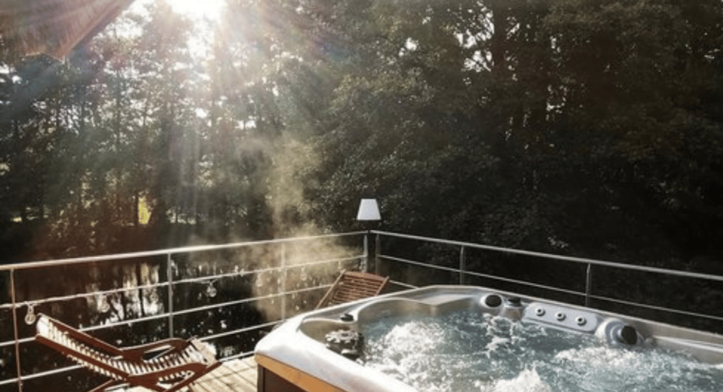 Cabane Spa sur pilotis I Séjour Insolite en Bretagne